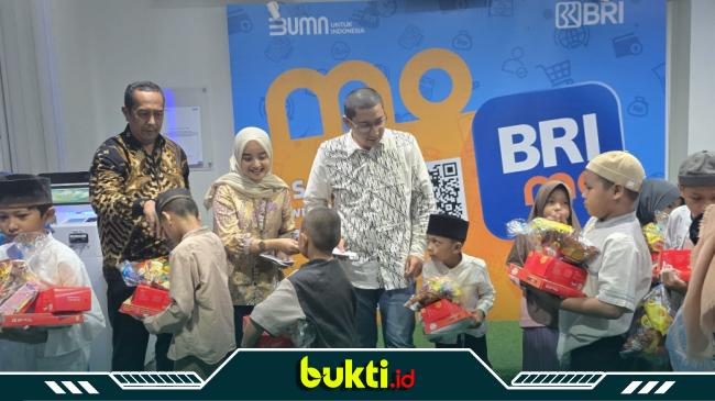 Semarak Maulid Nabi, BRI Cabang Mulyosari Berbagi Kebahagiaan dengan Anak Yatim